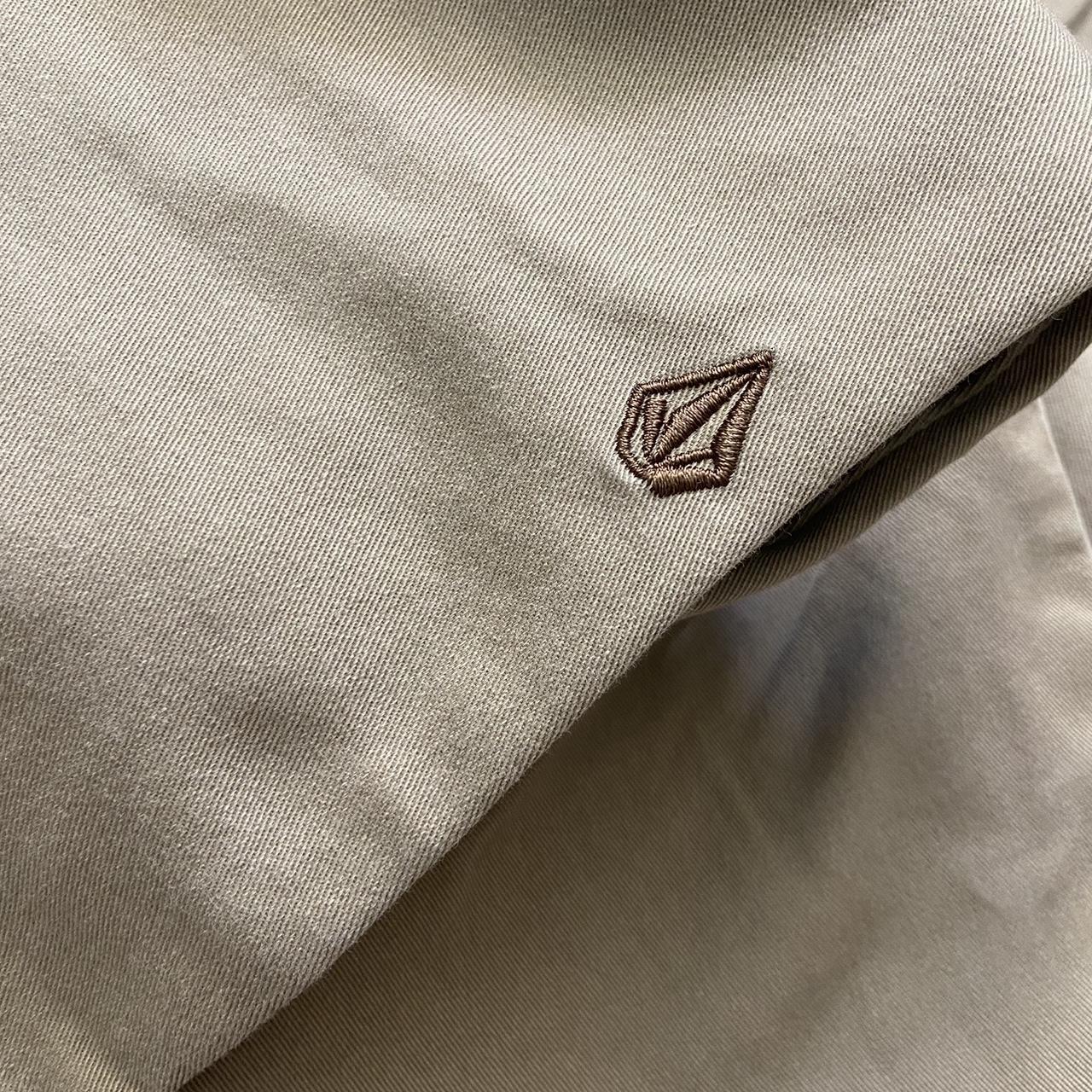 Men’s Volcom khaki pants Size 32, no flaws - Depop