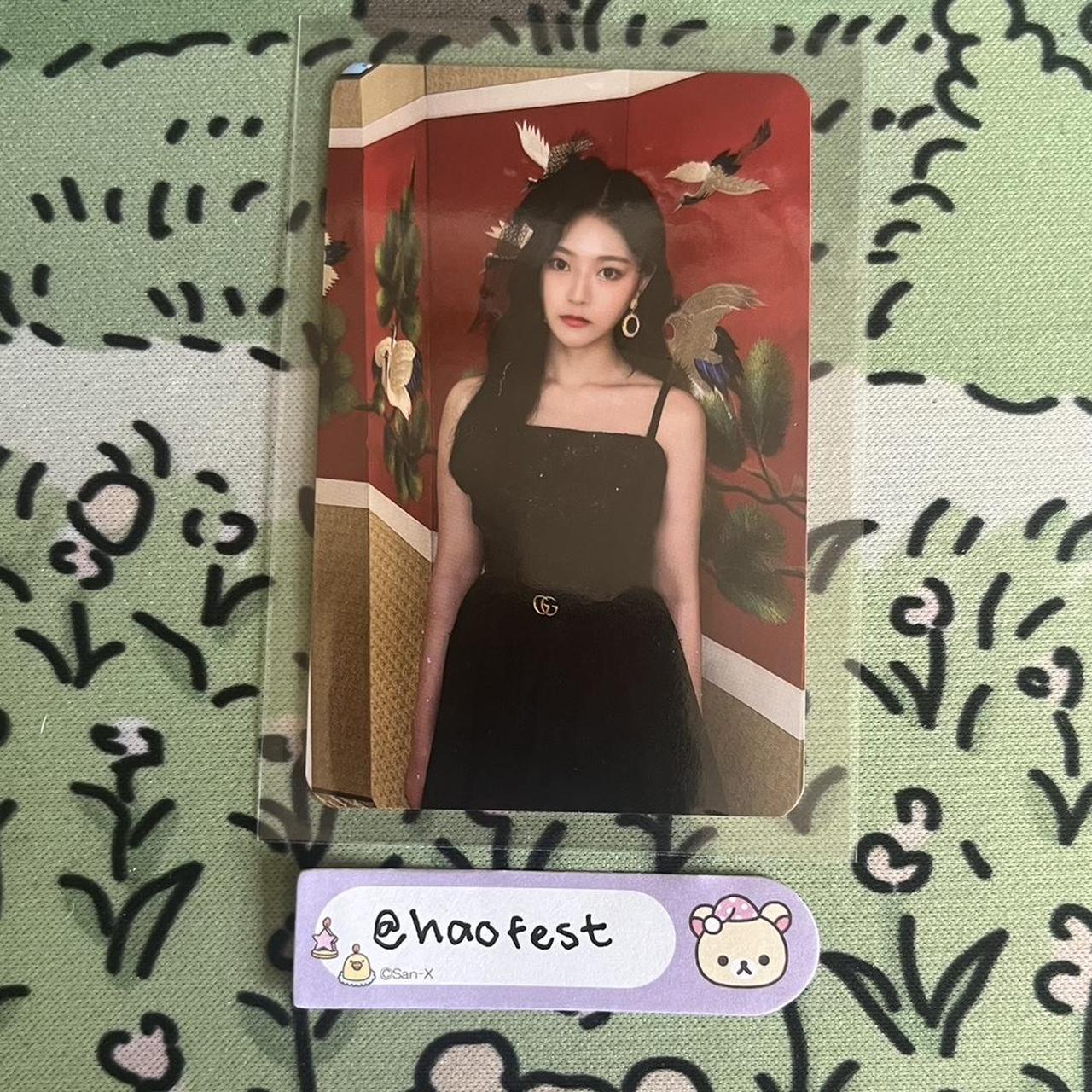 loona 12:00 a version hyunjin photocard autobuy... - Depop