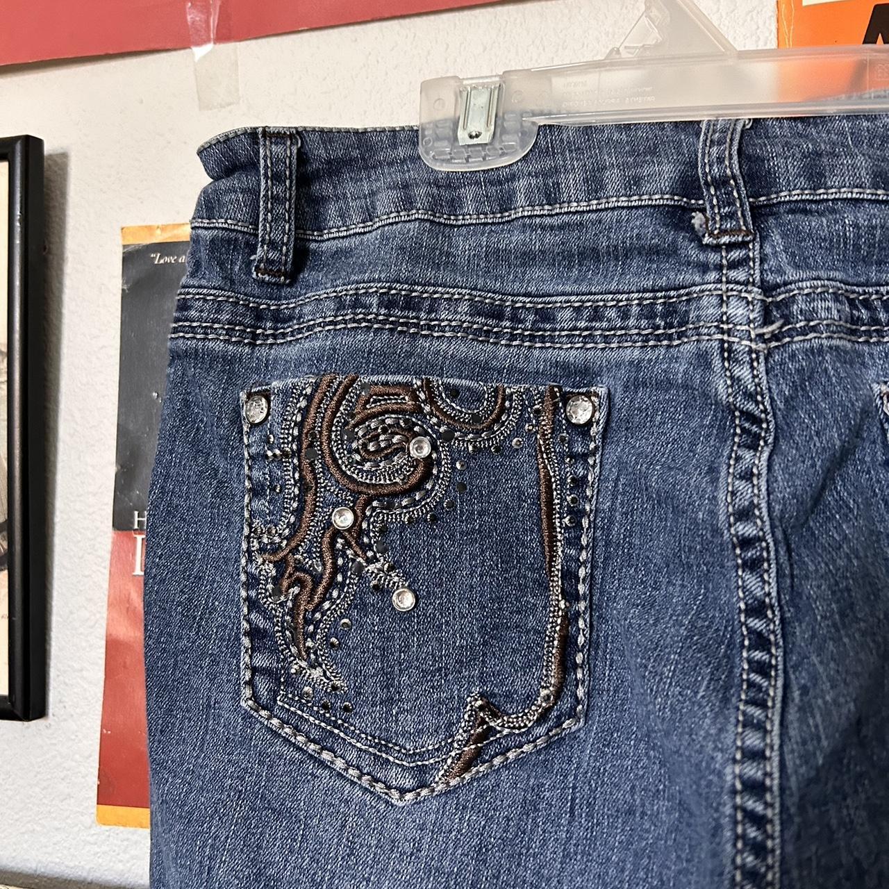 jeans with cute embroidered pockets - Depop
