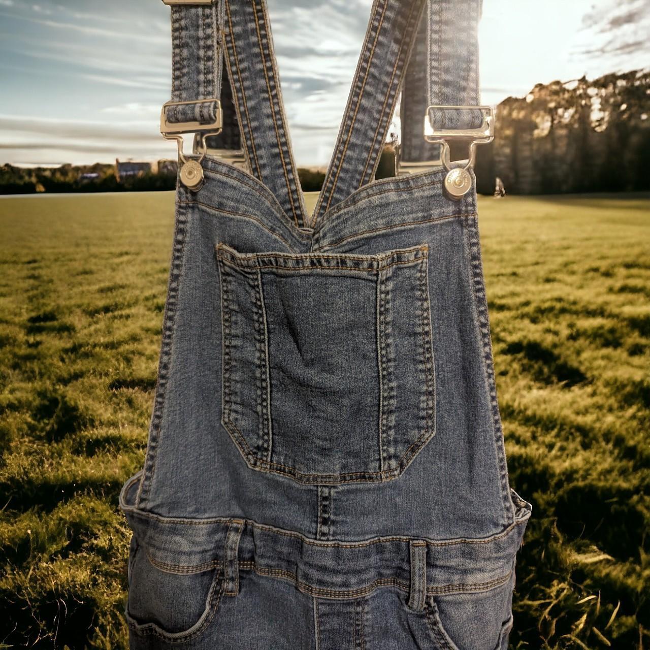 Cute overalls stretchy size 8 - Depop