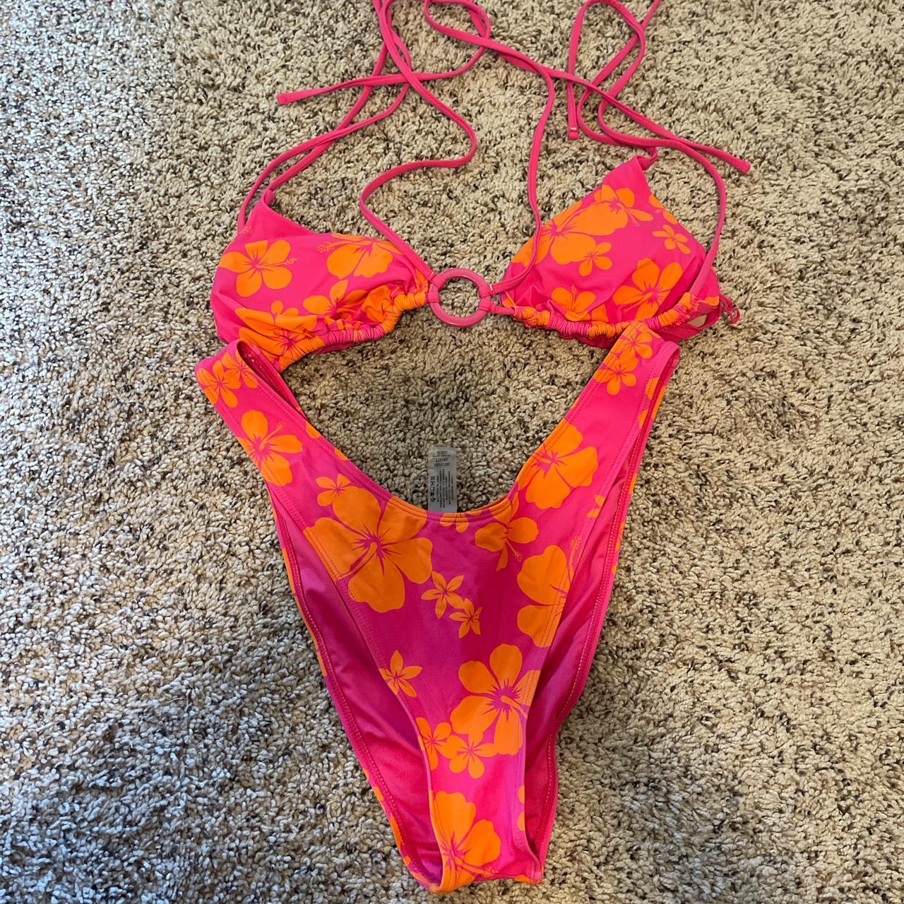 Garage Women's Bikinis-and-tankini-sets | Depop