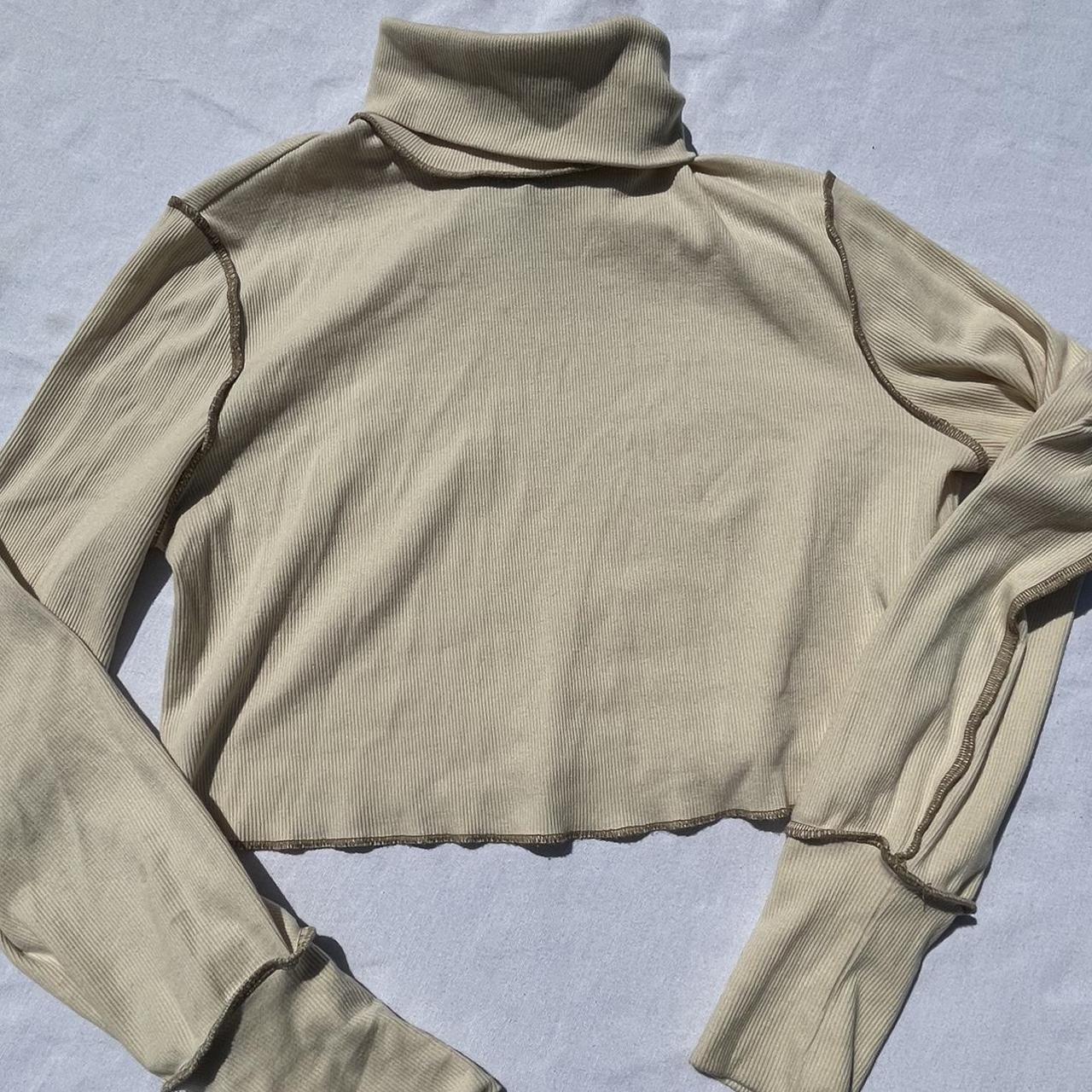 TURTLE NECK TOP very comfy worn a few times size... - Depop