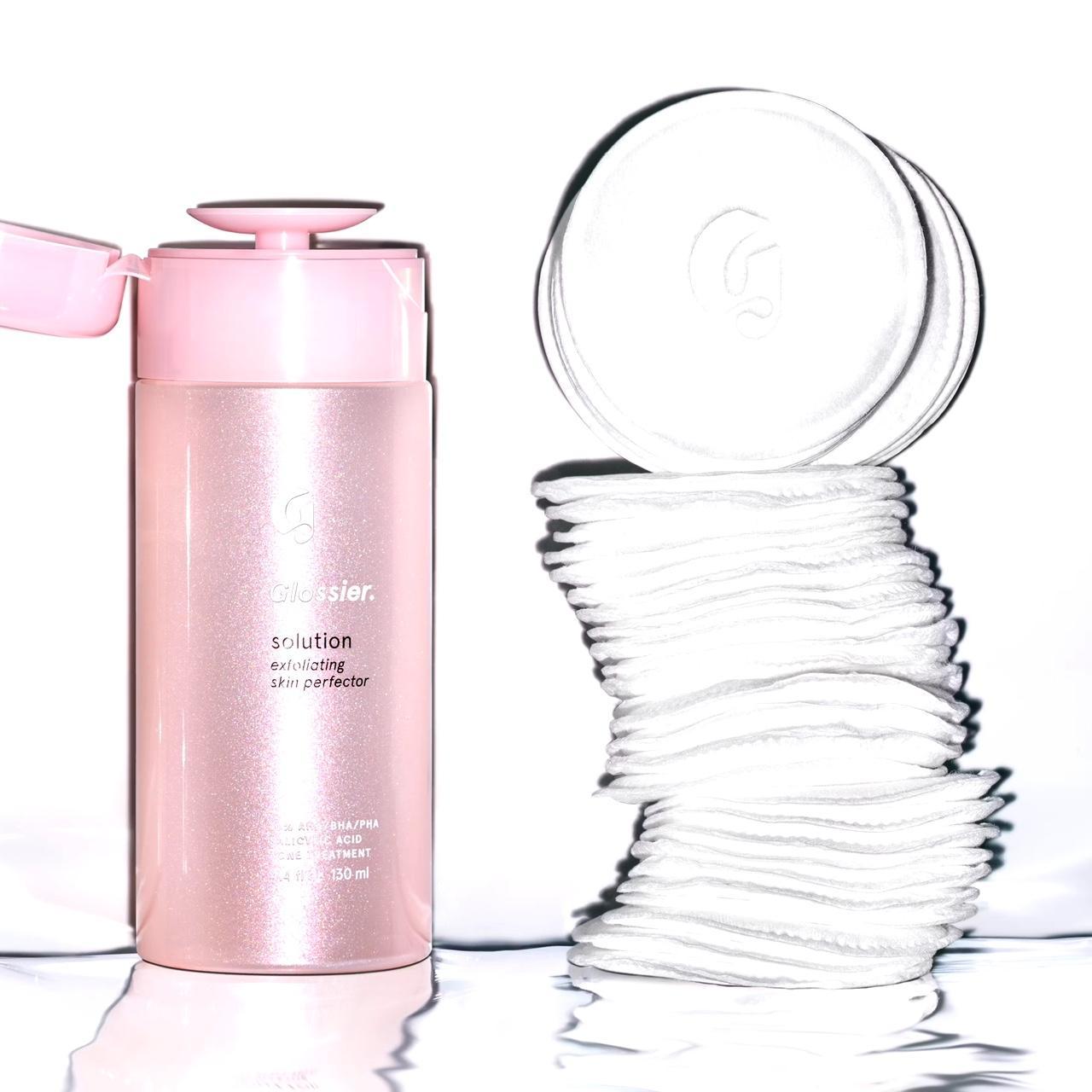 Glossier 5 White Cotton Rounds great for removing... | Depop