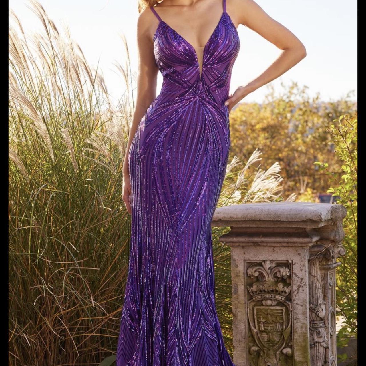 Jovani Prom Dress only wore once size 12 original... - Depop