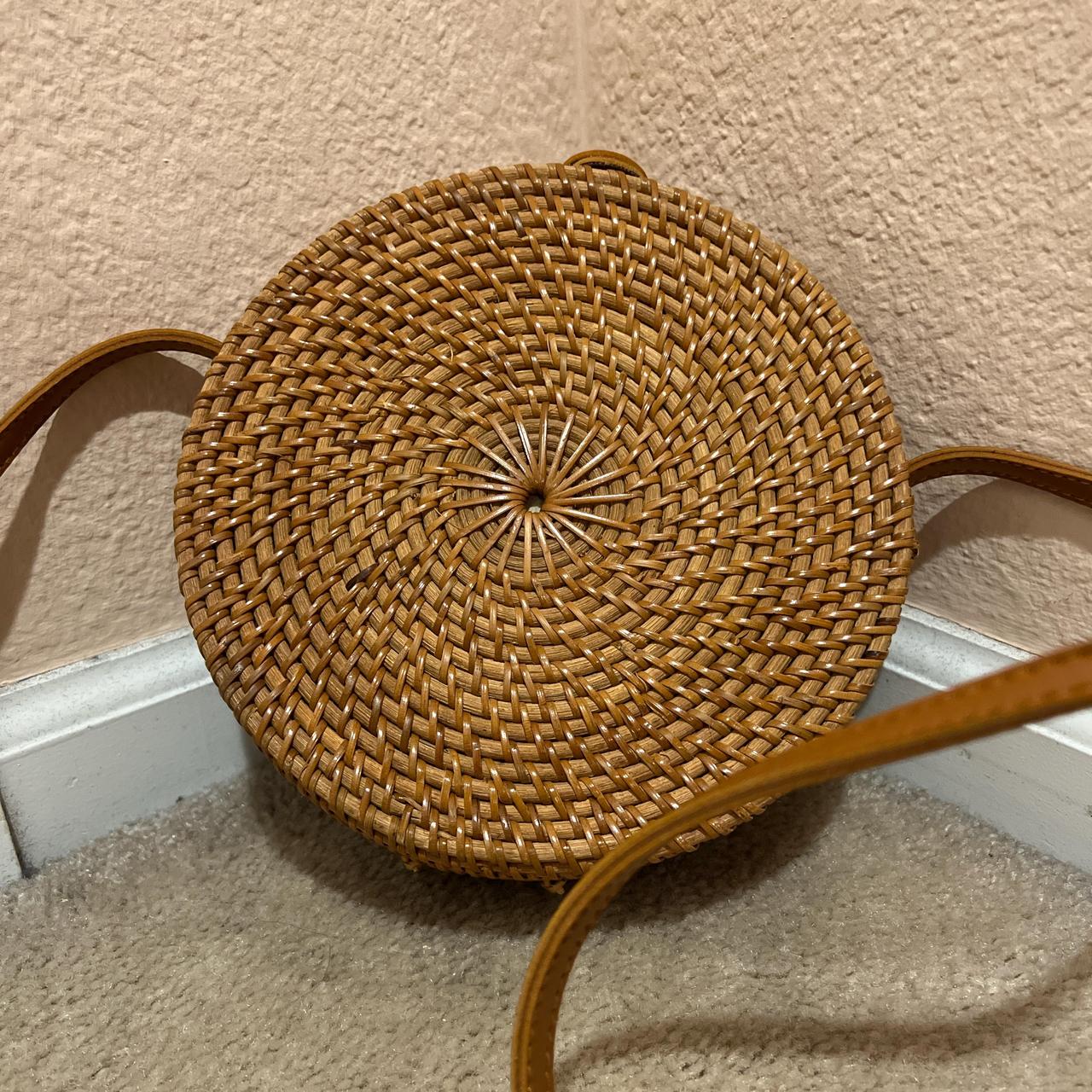 Round wicker purse with a long strap - Depop