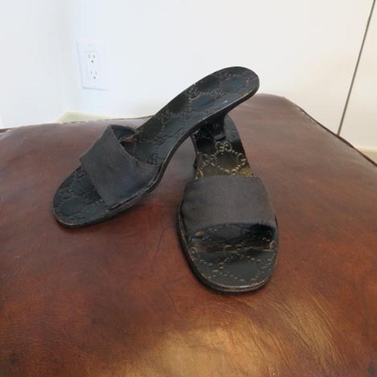 GUCCI EARLY 2000s SANDALS! 🖤 These vintage Y2K... - Depop