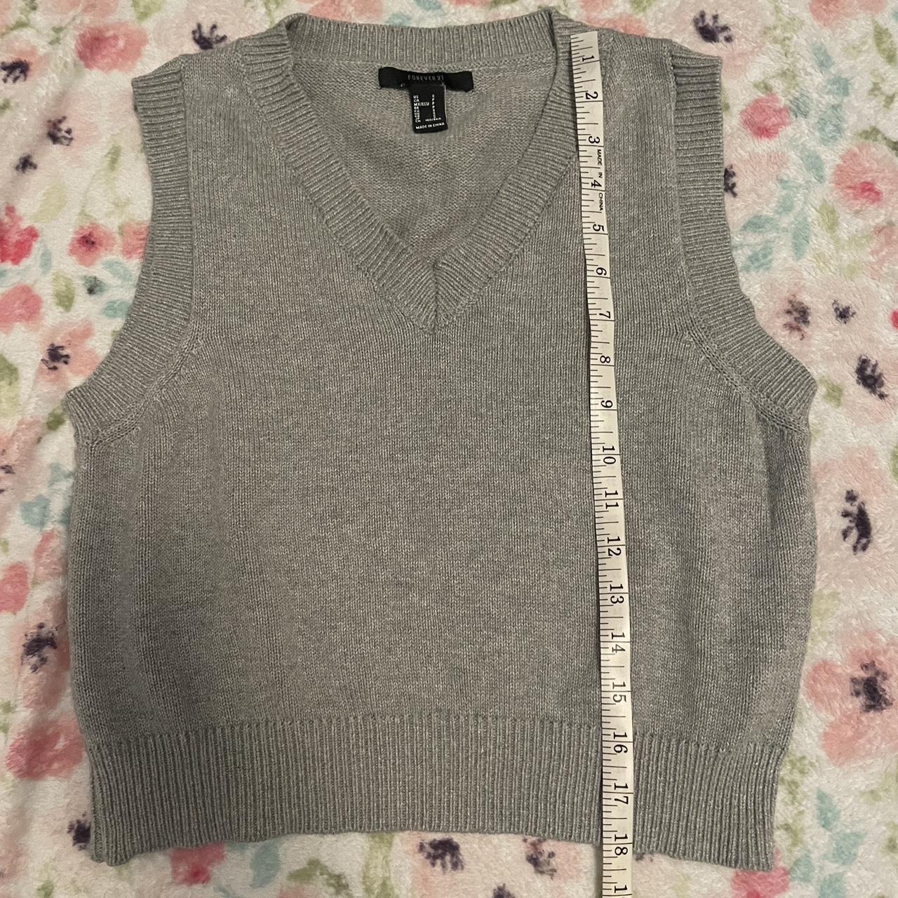 preppy gray cropped sweater vest from forever... - Depop