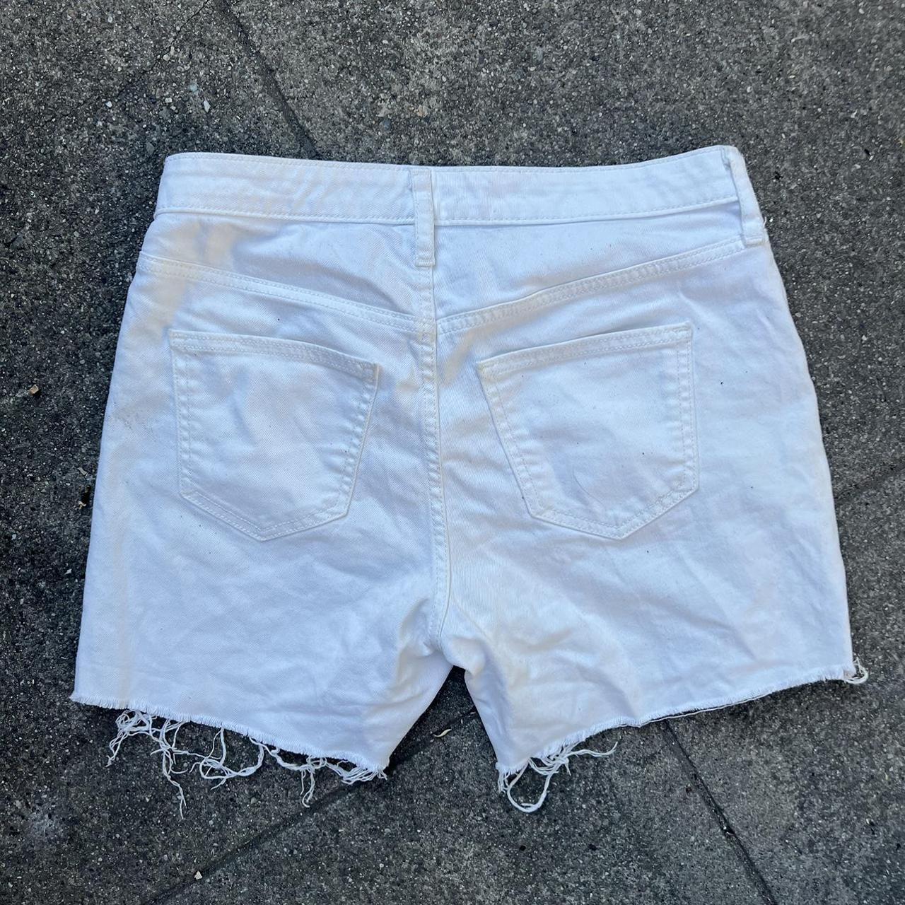 Universal thread white shorts woman size 4 - Depop