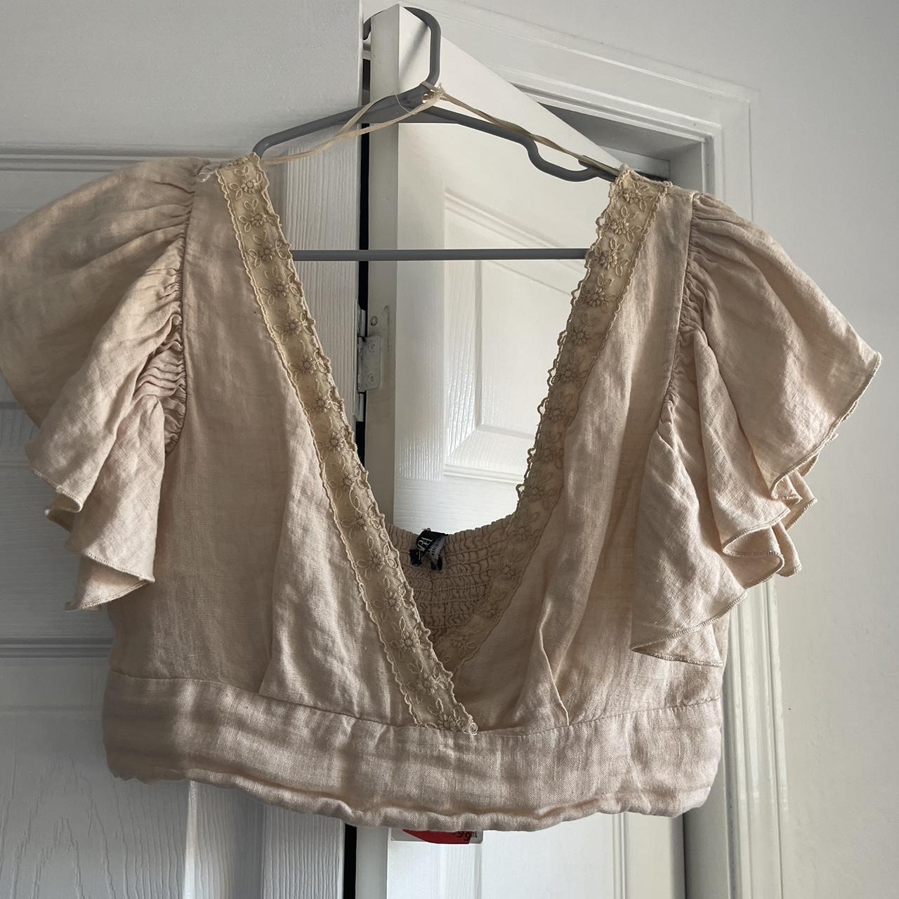 Zara ruffle top. Super cute just doesn’t fit me... - Depop