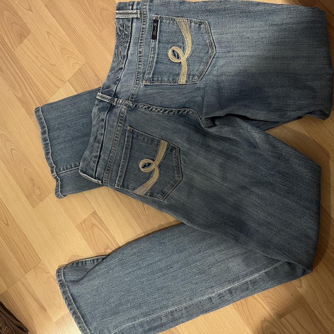 The cutest light wash Seven jeans Slightly too big... - Depop