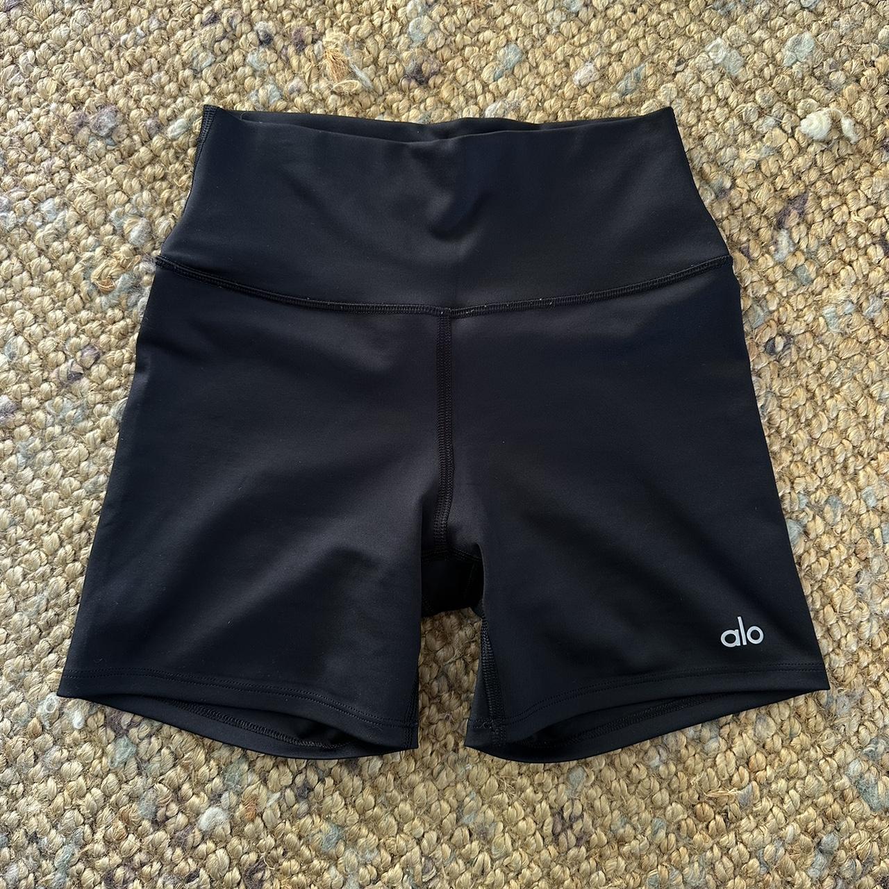 Alo Yoga 5" Airlift Energy Short • Sweetheart back... - Depop