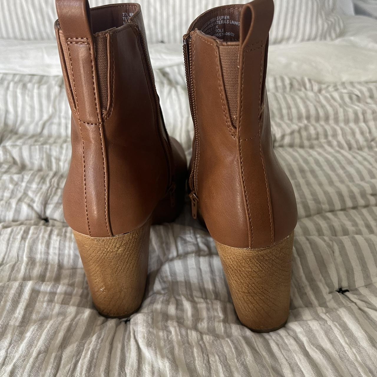Universal Thread Clogs boots size: 7 1/2 condition:... | Depop