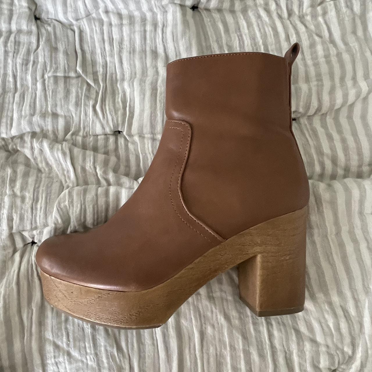 Universal Thread Clogs boots size: 7 1/2 condition:... | Depop
