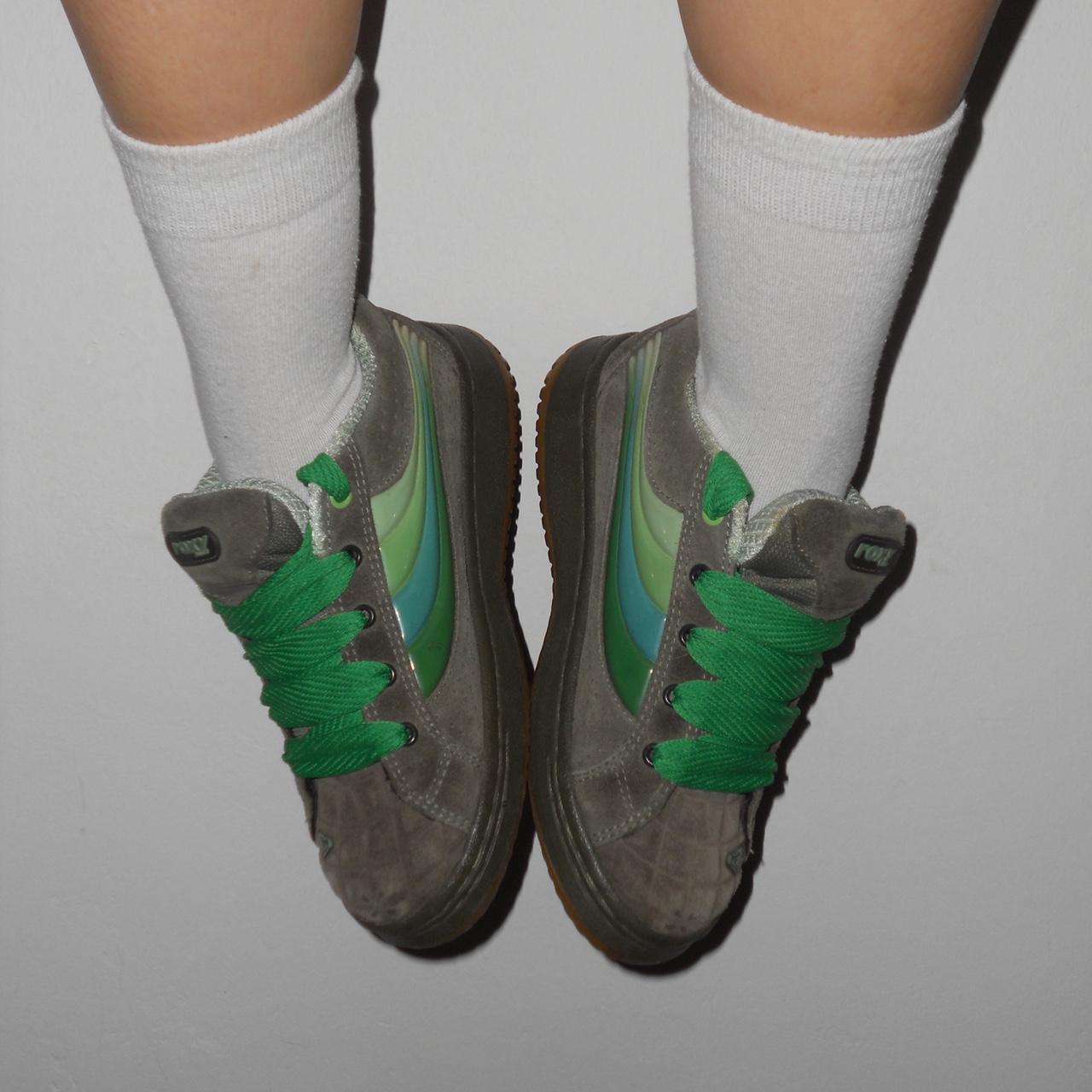 Y2K skate shoes Roxy 💚🌈 Size 38 FR / UK 5 ... - Depop