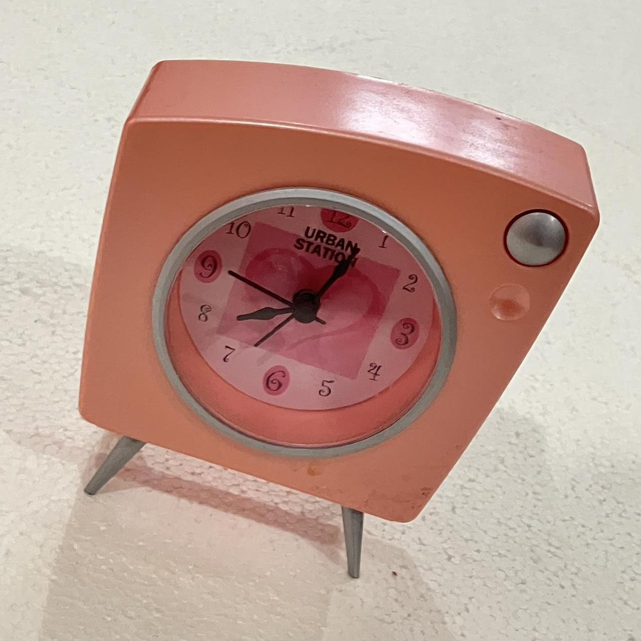cute little retro TV clock! this cute pink retro... - Depop