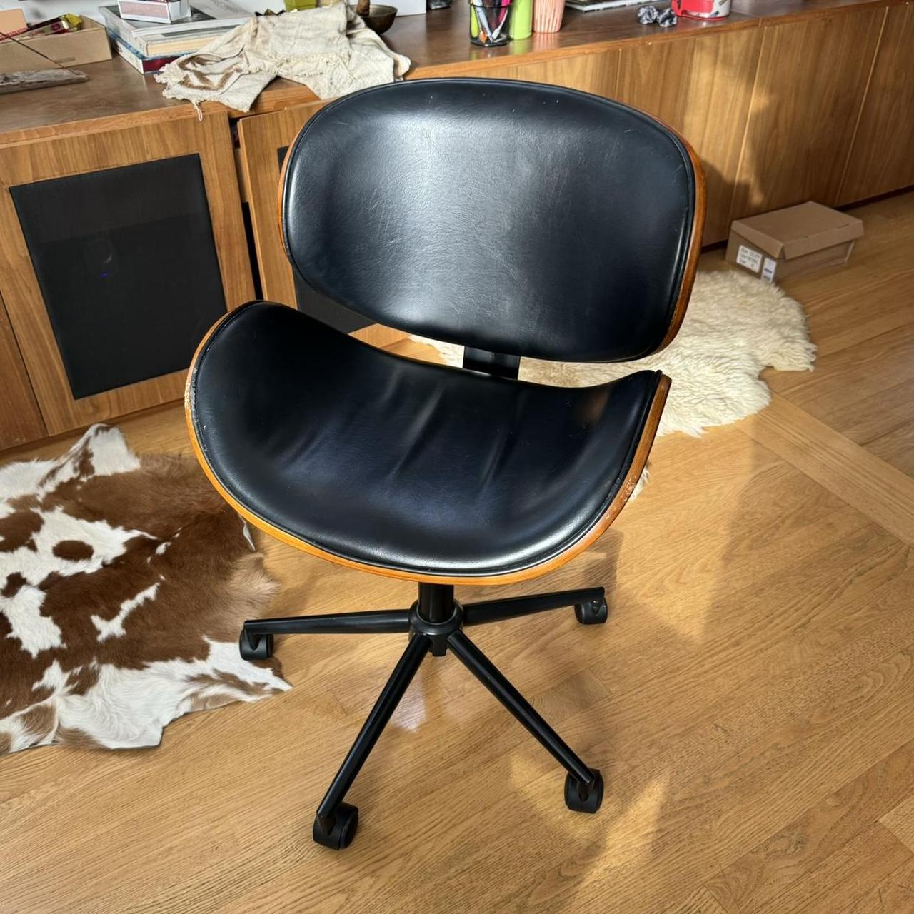 Eames Office Chair *Replica Well made. heavy... - Depop