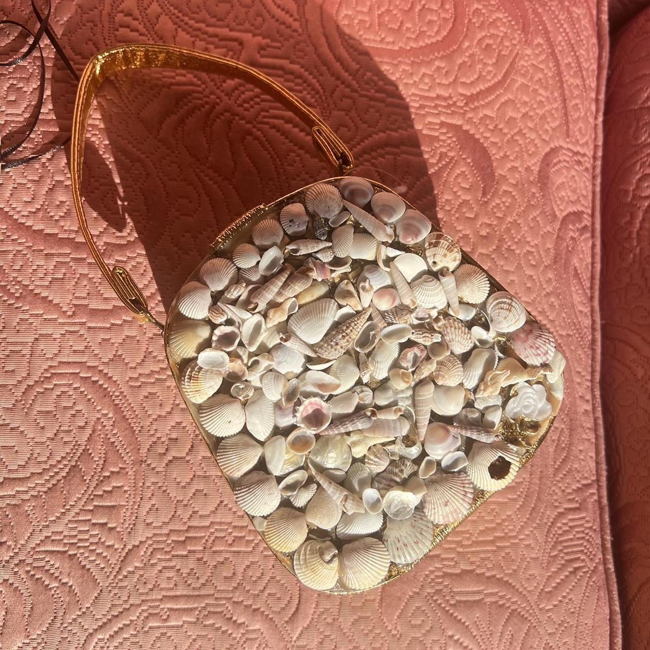 Gorgeous mermaid core sea shell purse. Branded Caron... - Depop