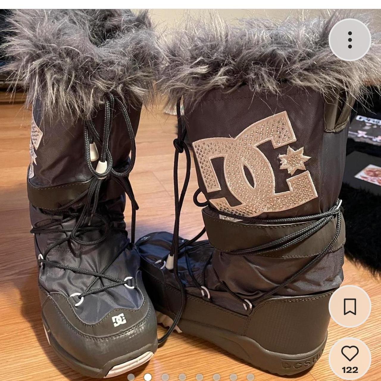 Grey DC boots very good condition Size women’s 10 - Depop