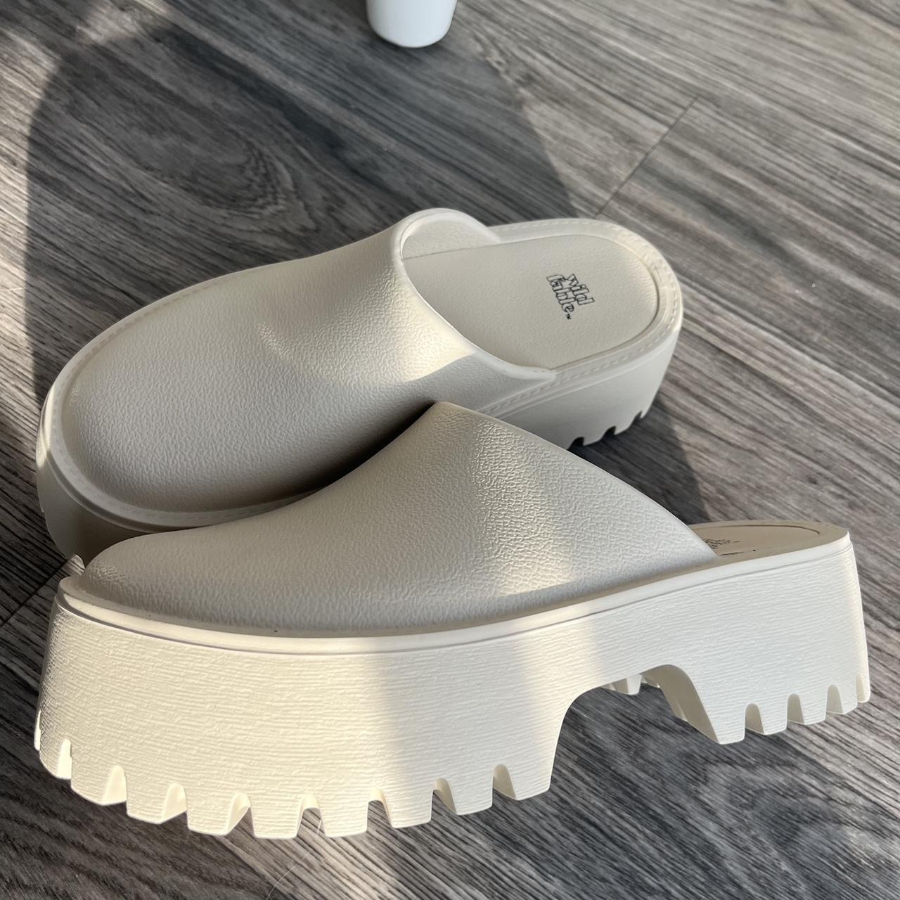 Wild Fable Platform Clogs Worn once, super comfy... - Depop