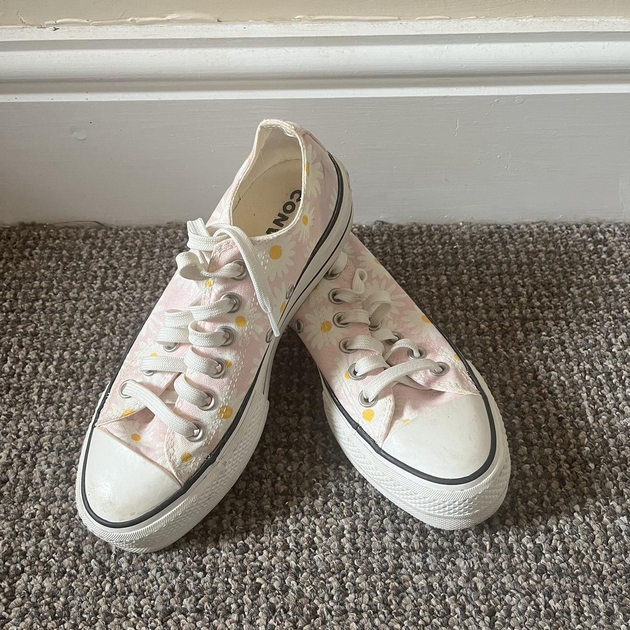 Platform daisy converse. Only been work twice but... - Depop