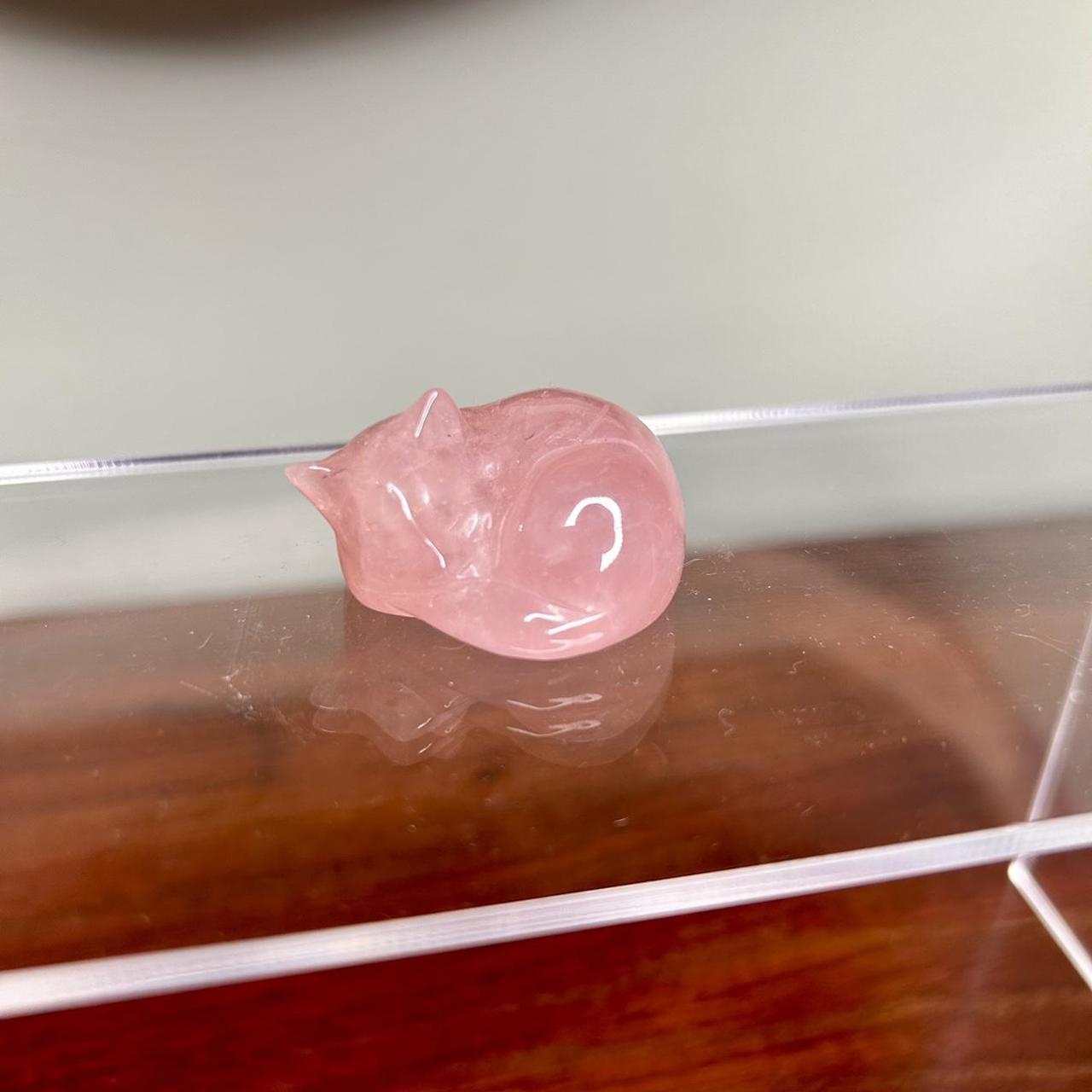 Small rose Quartz cat carving. Please see last photo... - Depop