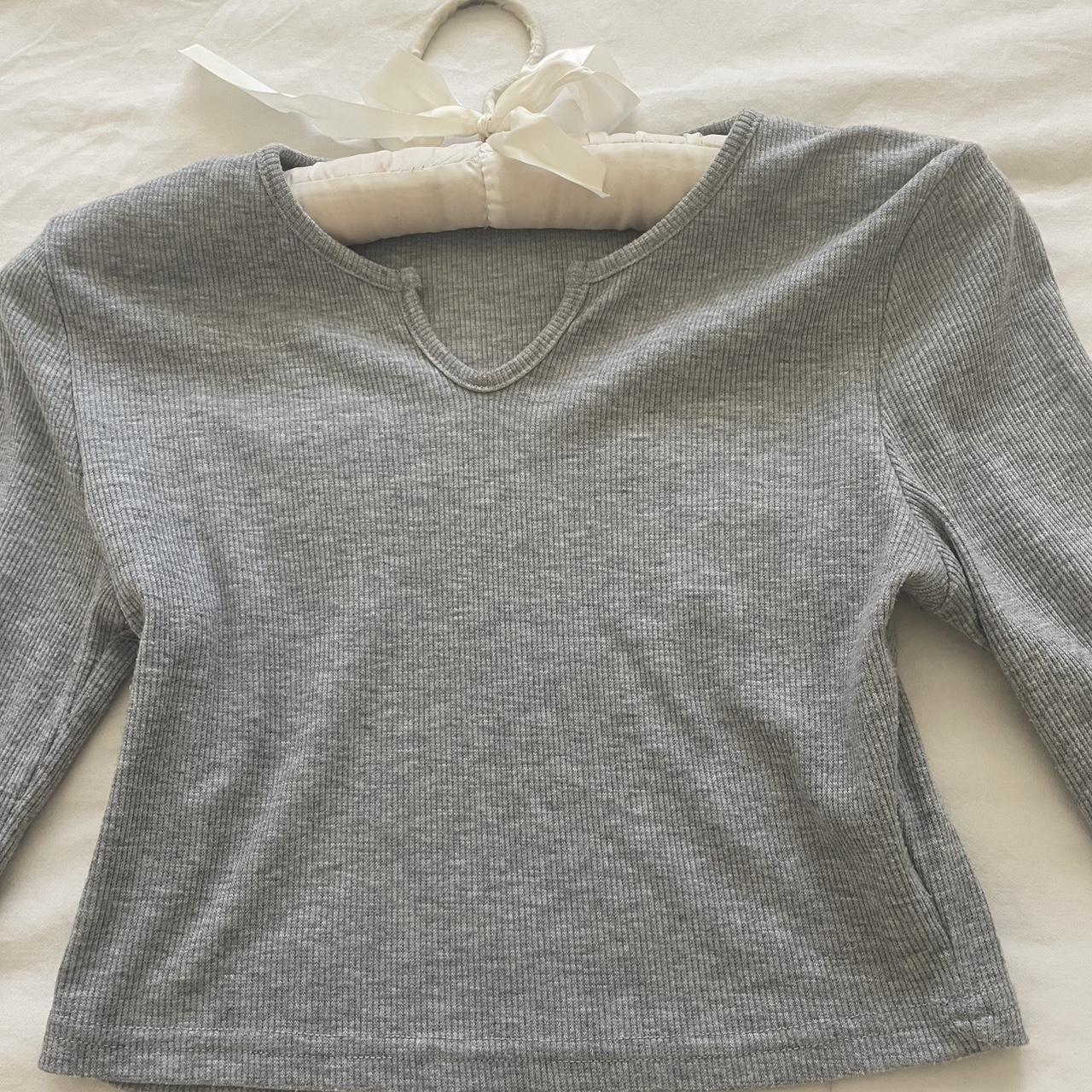 Basic grey crop long sleeve - Depop