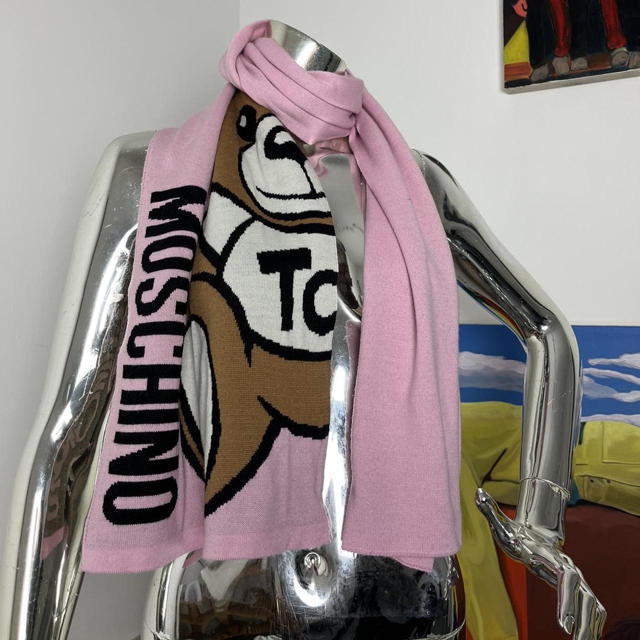 Moschino teddy pink knitted scarf Brand new Approx... - Depop