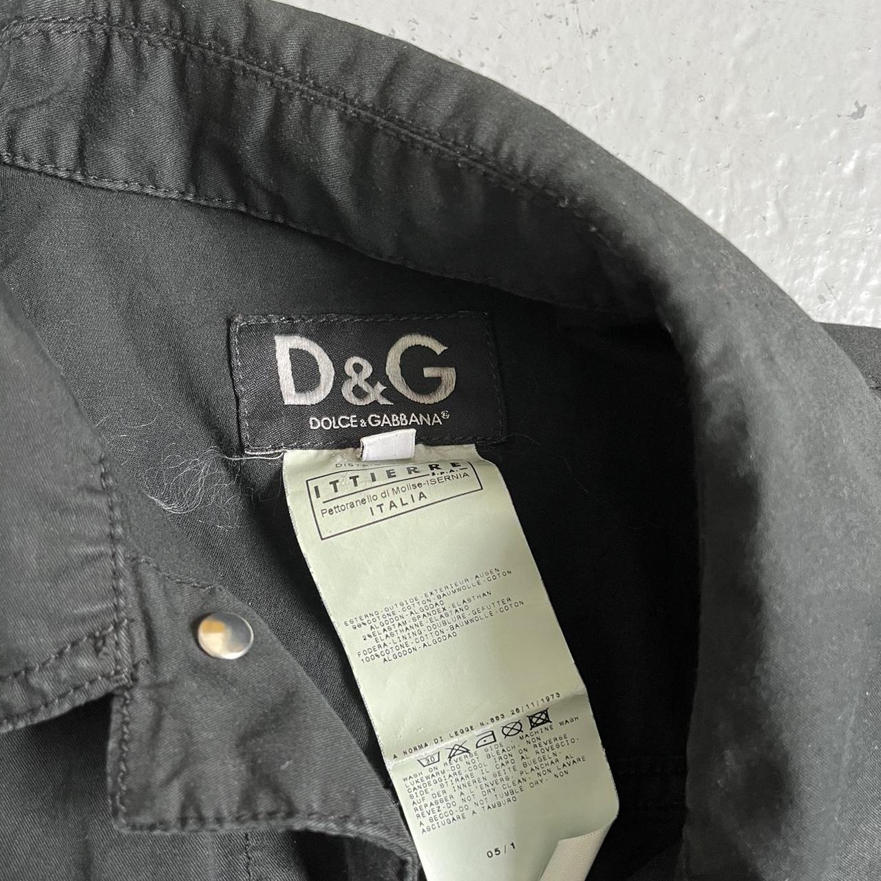 D&G BLACK SHIRT Recommend size 6/8, seen on an 8. - Depop