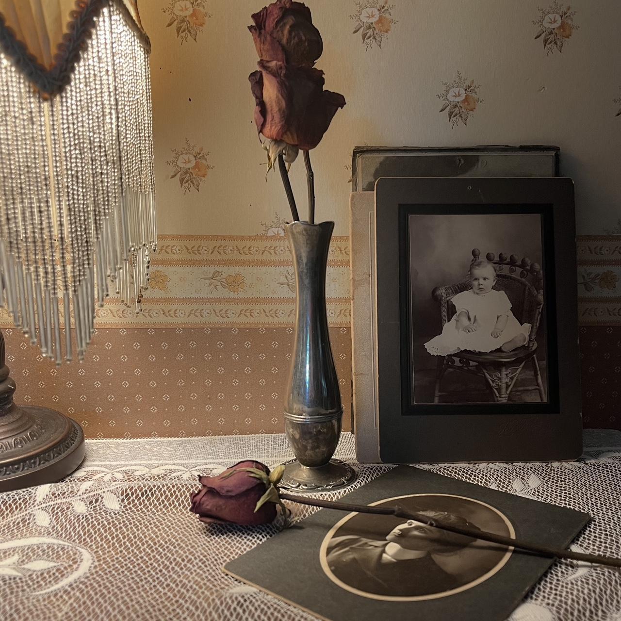 small vampcore vase ౨ৎ shipping is $6.20 with usps... - Depop