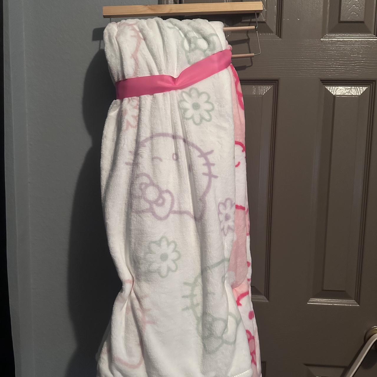 2pk big Hello Kitty blankets white and pink *Can be... | Depop
