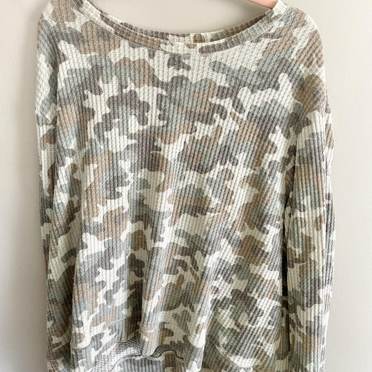 Camo Thermal Style Long Sleeved Blouse Size 3X. In... - Depop