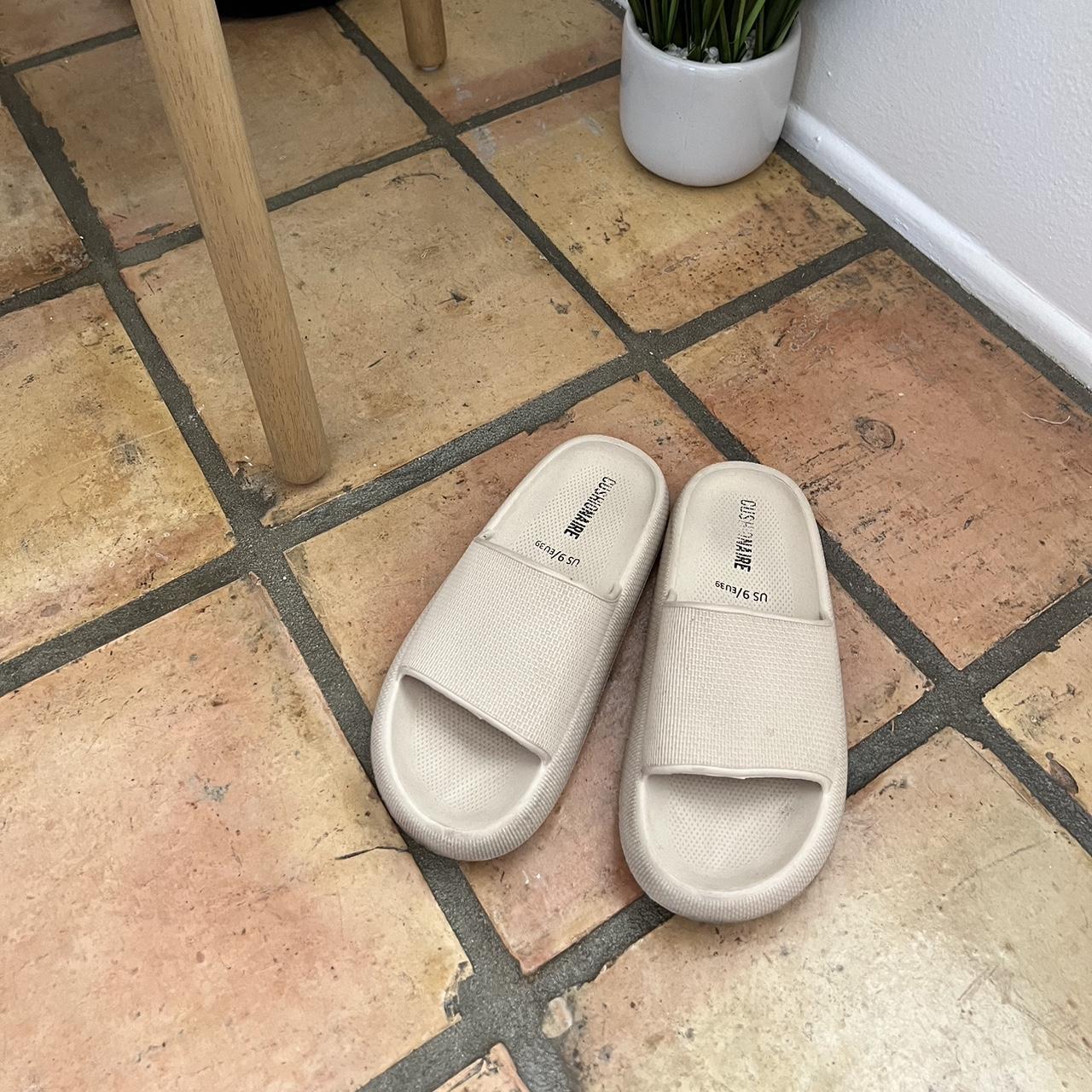 Cushionaire tan cloud slides in size 9 #cushionaire... - Depop