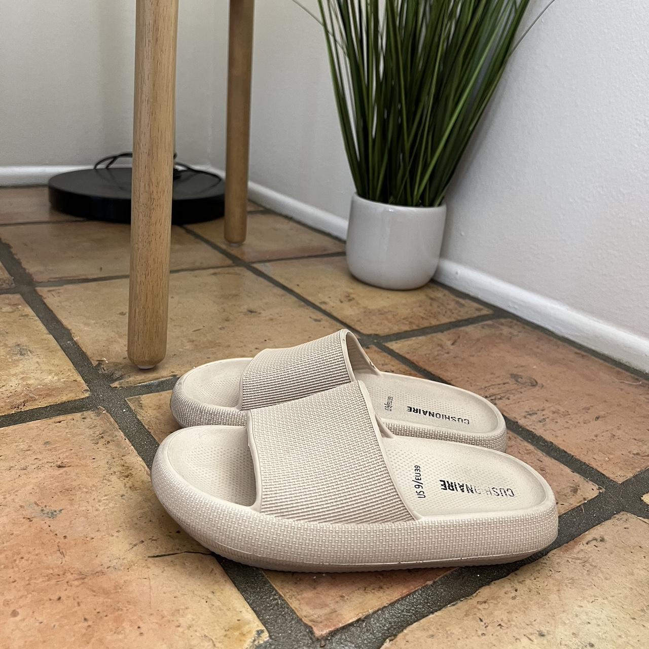 Cushionaire tan cloud slides in size 9 #cushionaire... - Depop