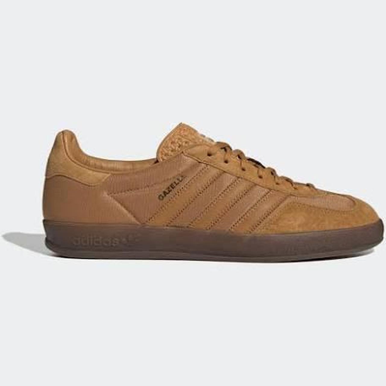 Adidas Women's Tan Trainers | Depop
