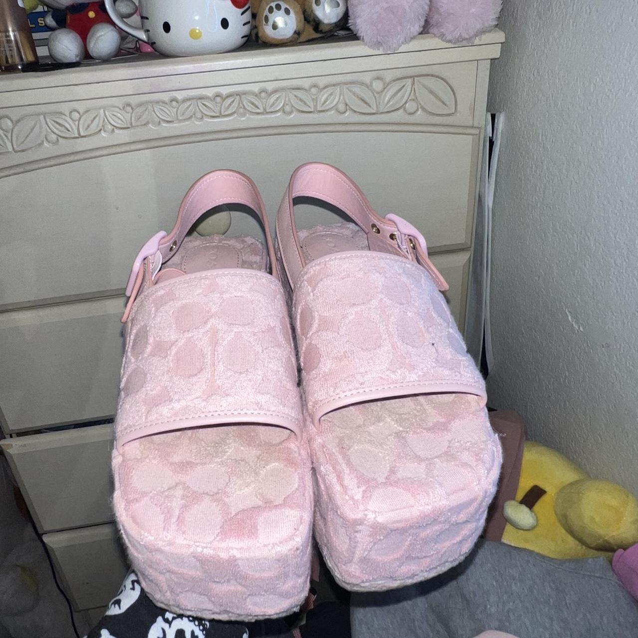 Coach Women's Pink Sandals | Depop