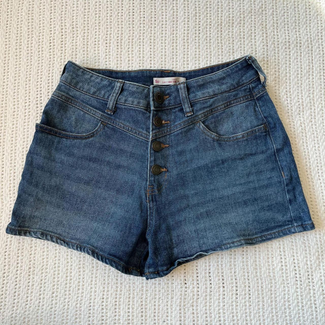 SO Curvy High Rise Mom Shorts Juniors Size... - Depop
