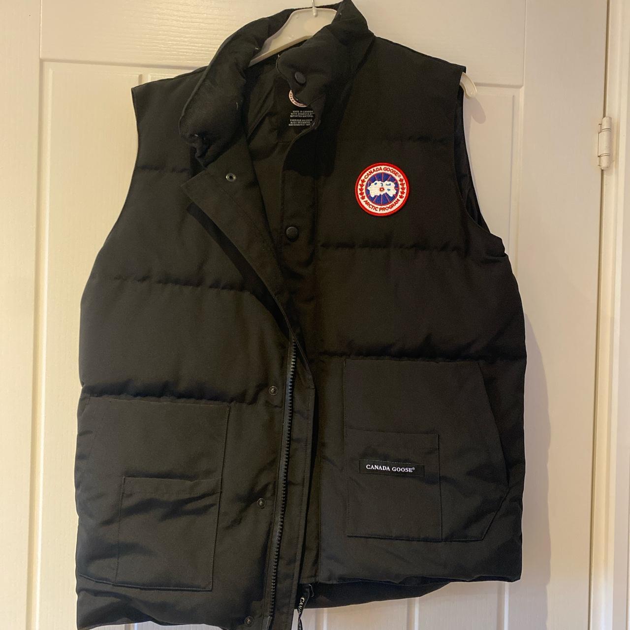 Canada Goose Gilet Medium Men’s Great Condition PM... - Depop