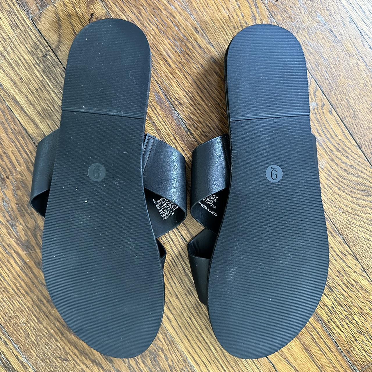 Universal Thread Women's Black Sandals | Depop