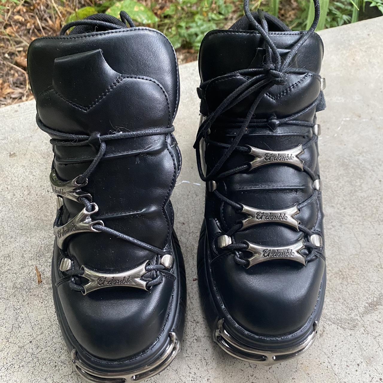 Knockoff new rocks, worn once and the metal holding... - Depop