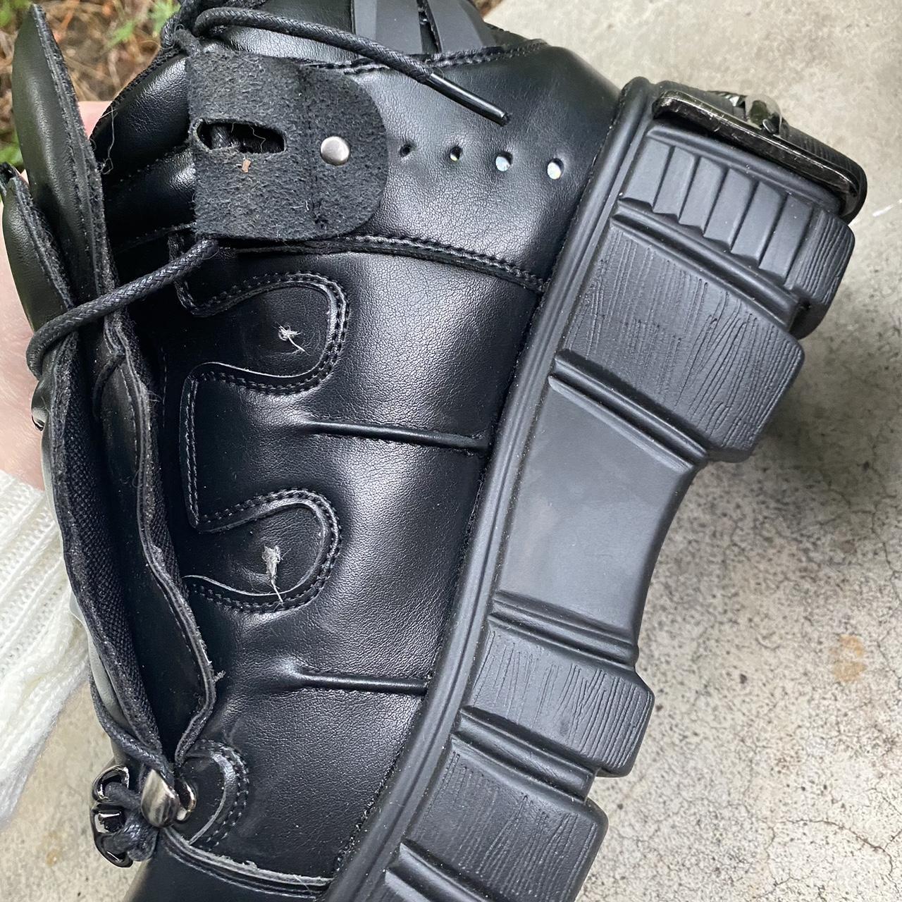 Knockoff new rocks, worn once and the metal holding... - Depop