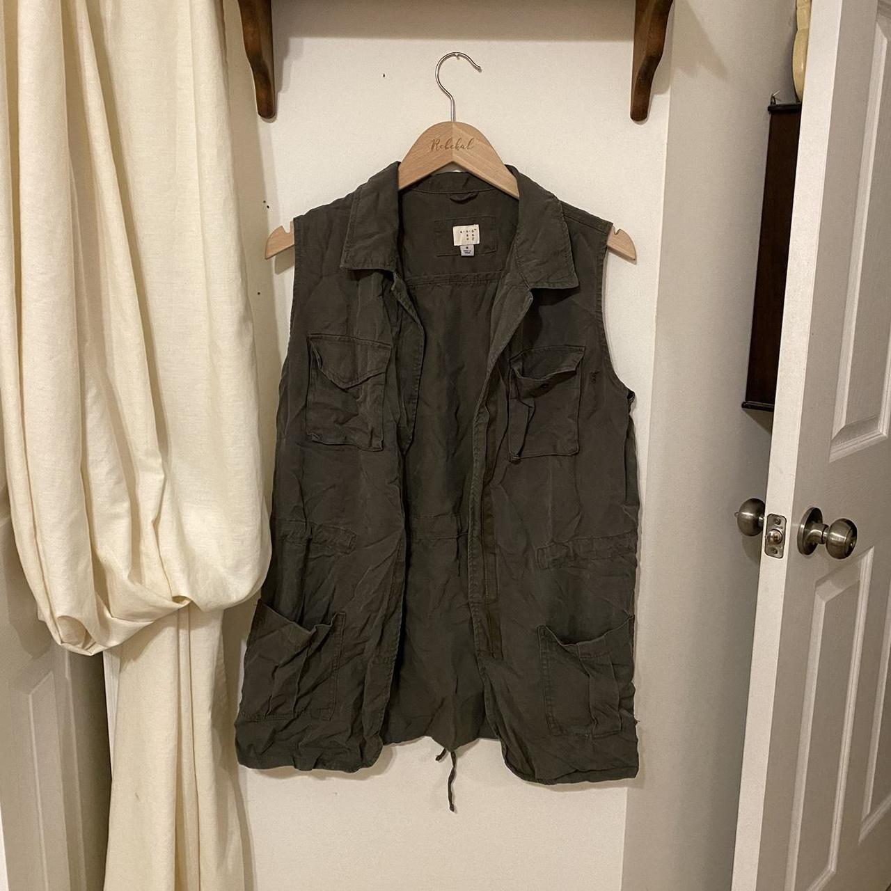 olive green utility vest with pockets from target,... - Depop