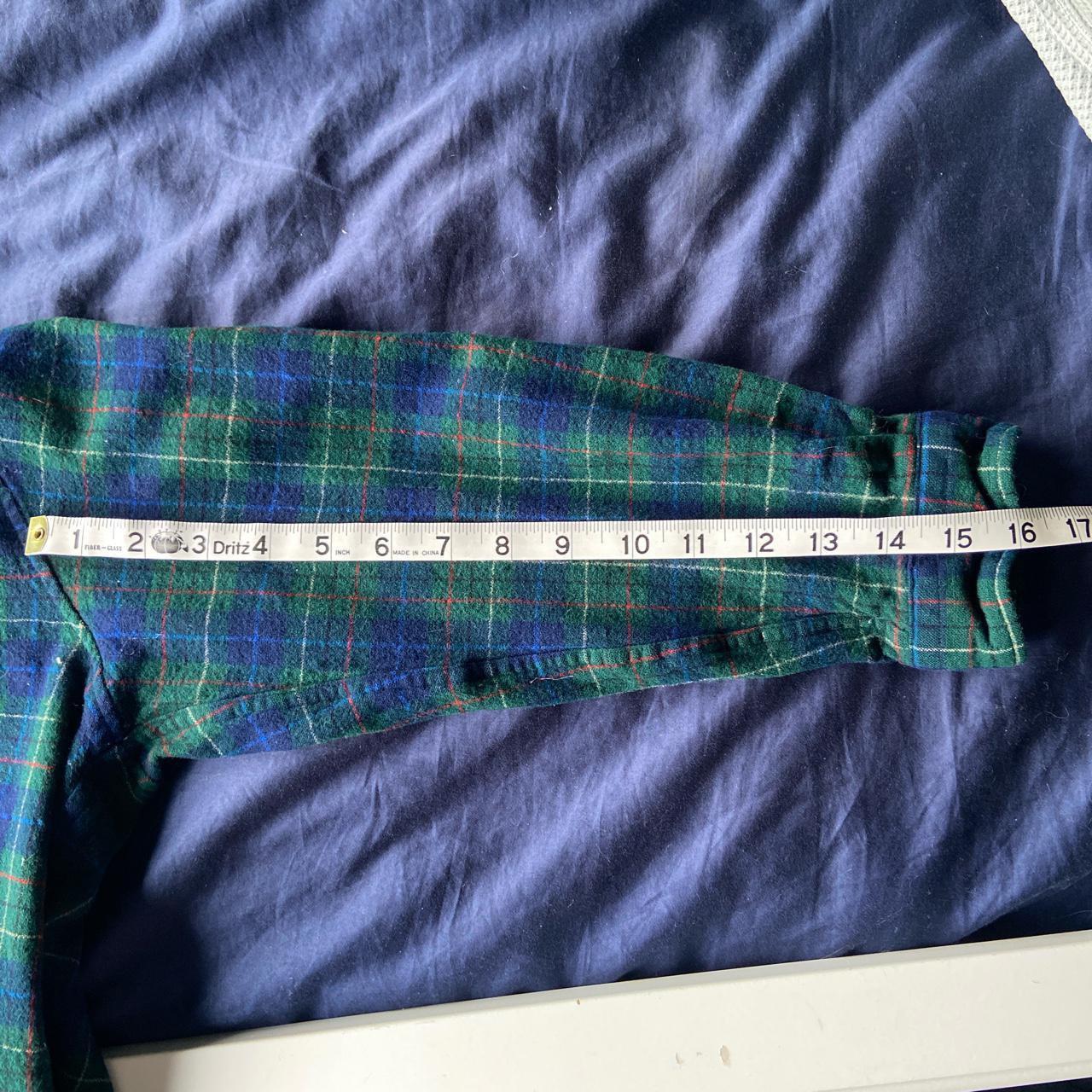 Pendleton Women's Navy and Green Cardigan | Depop