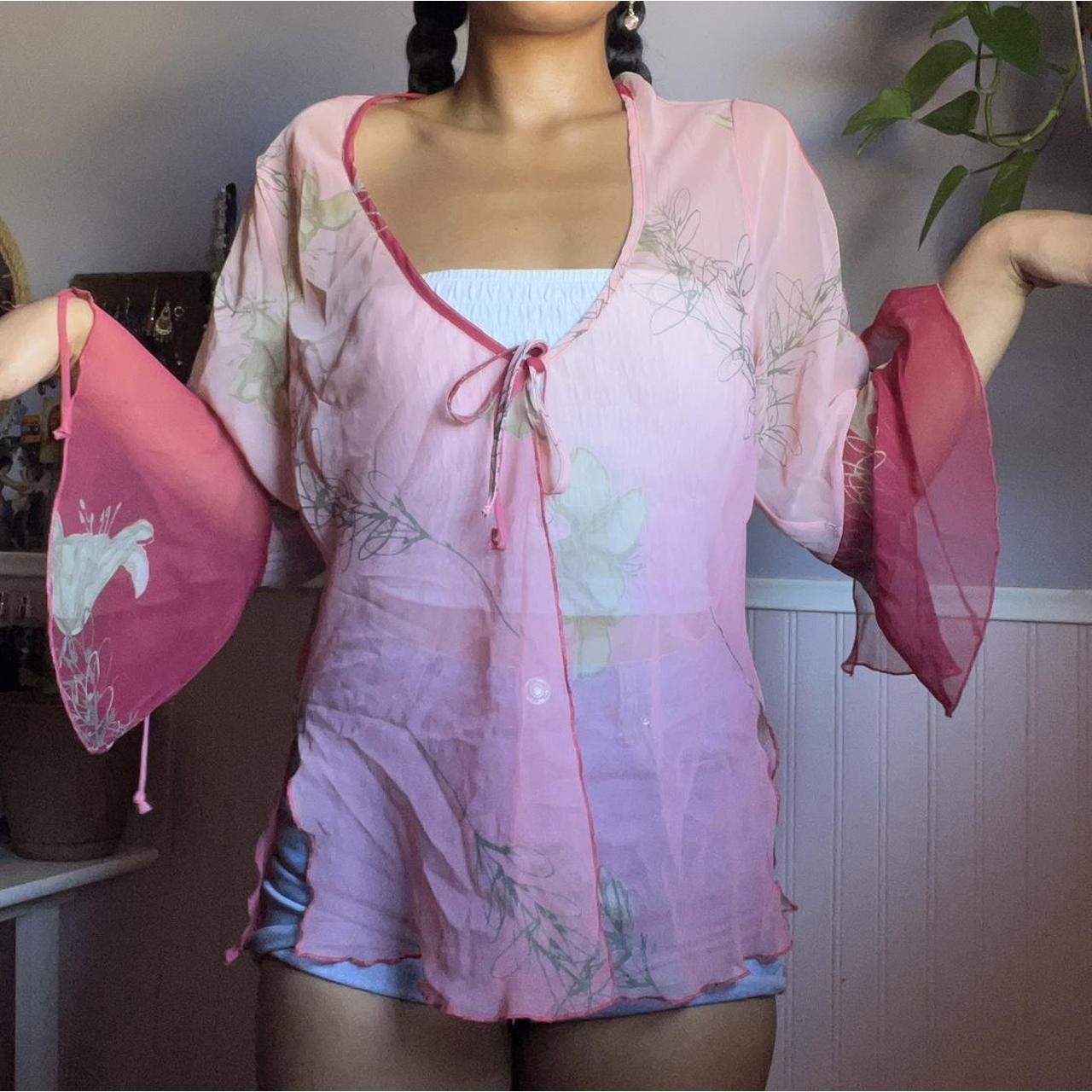 Pink and red blouse so cute and vintage - Depop