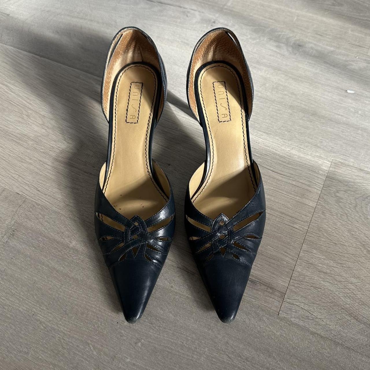 Unisa pump •slightly worn but good condition... - Depop