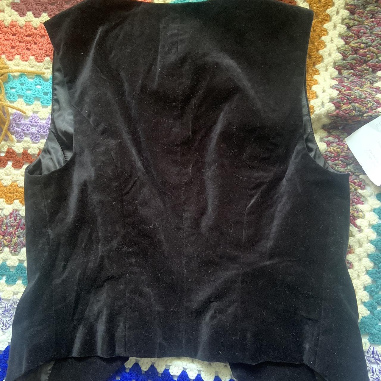 Cute black vest! Super super flattering just don’t... - Depop