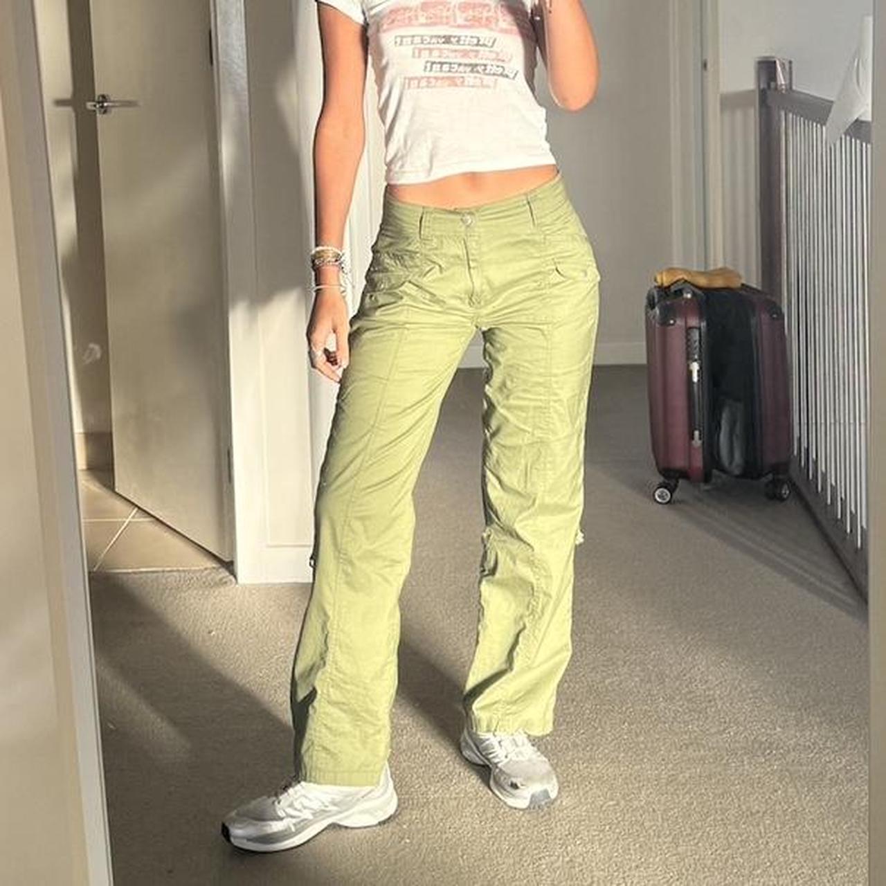 Green low-rise cargo pants #y2kfashion fits xs/s - Depop