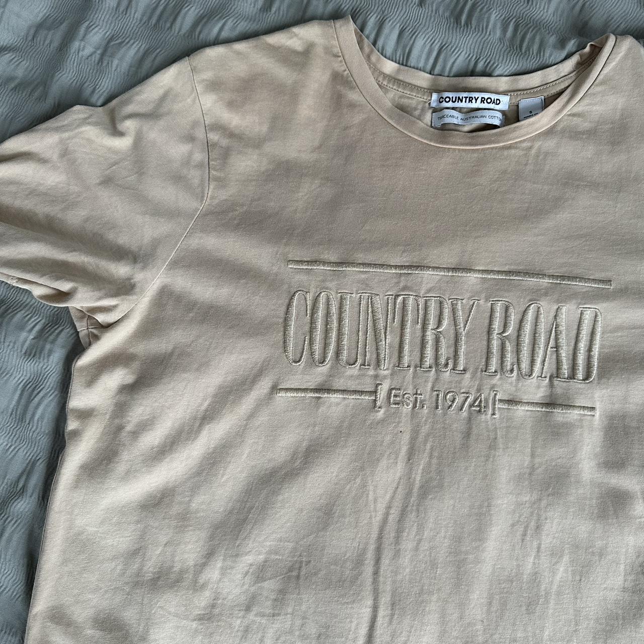 country road tee shirt size small (would fit... - Depop