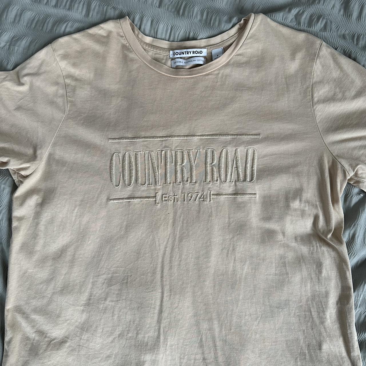 country road tee shirt size small (would fit... - Depop