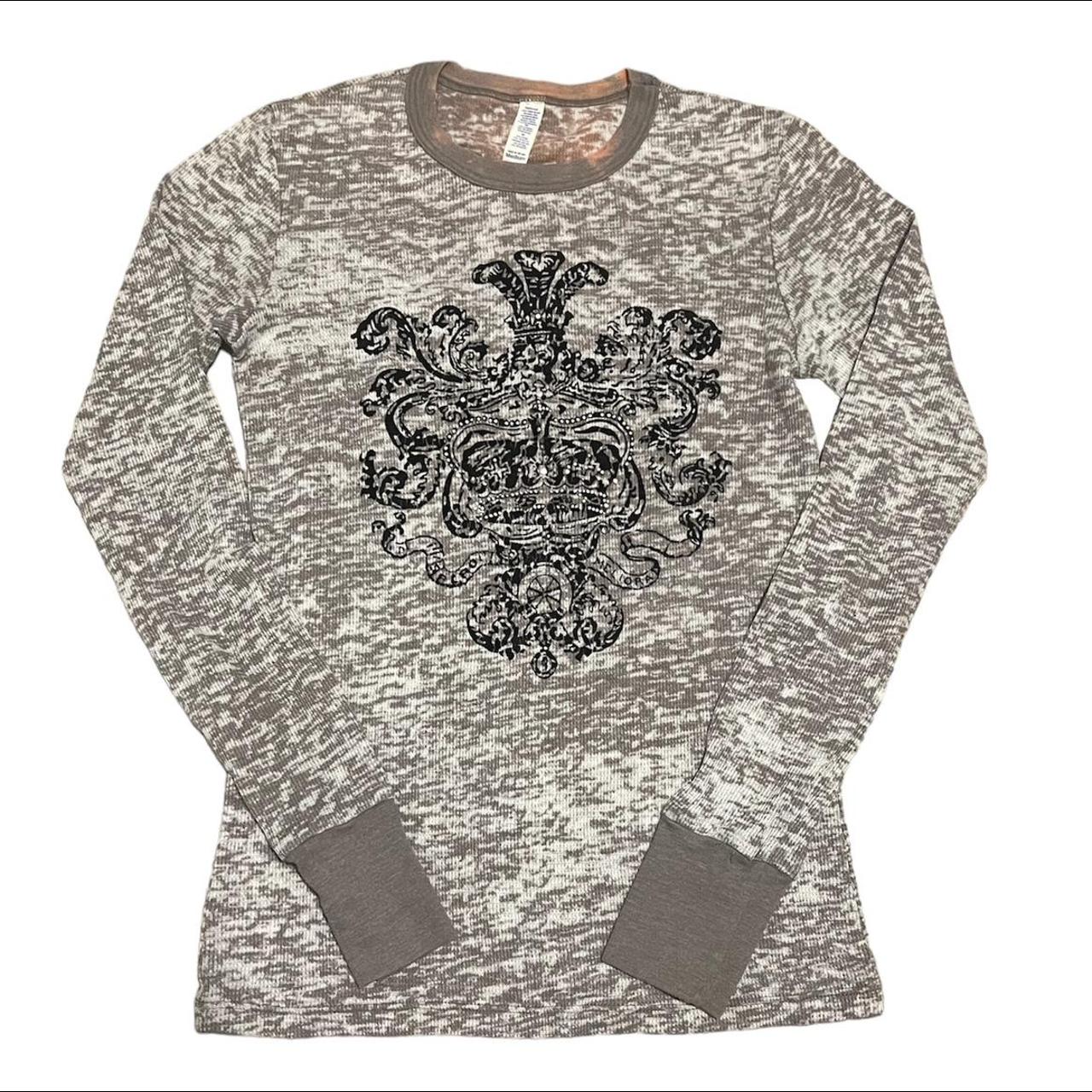 Y2k design shirt Has a bleached neck Design is... - Depop