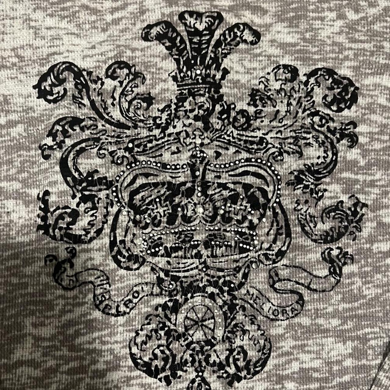 Y2k design shirt Has a bleached neck Design is... - Depop